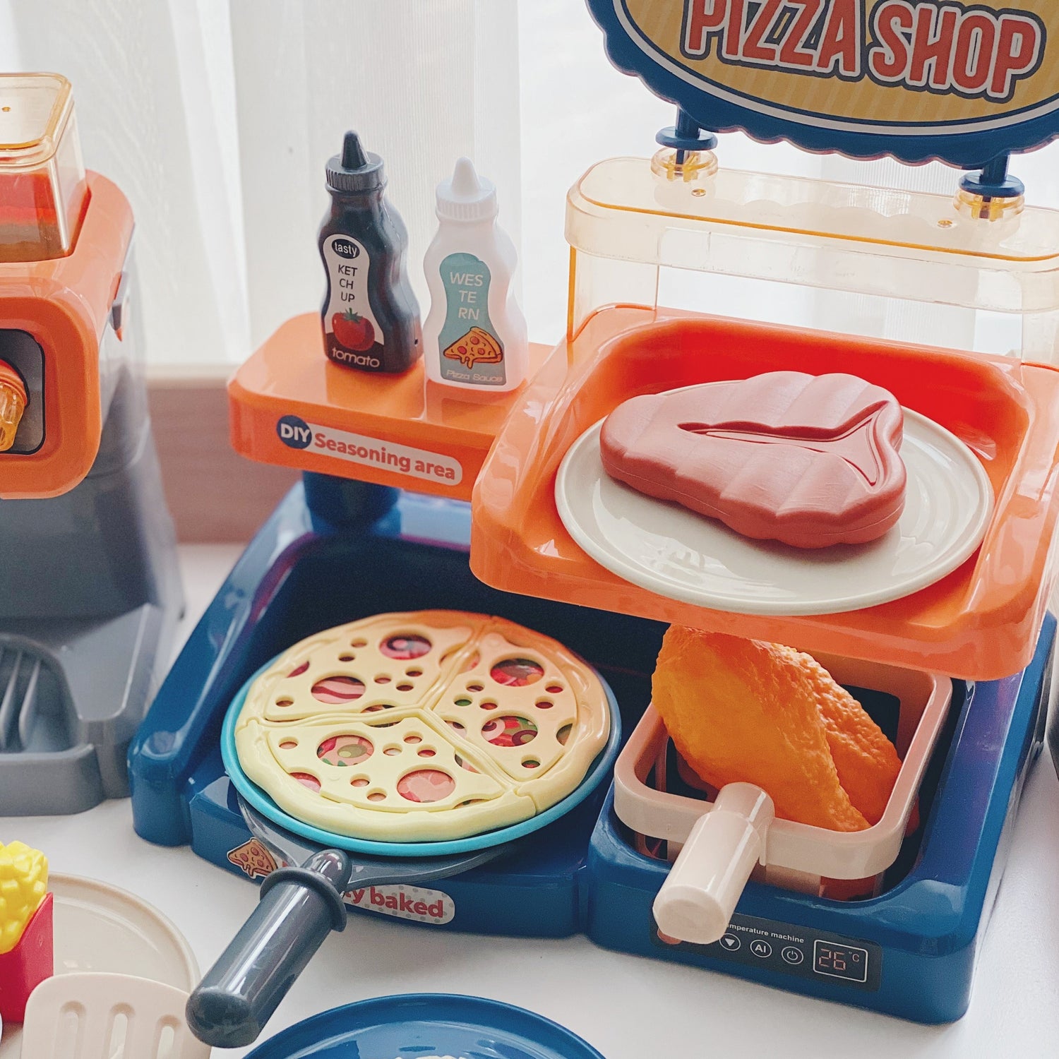 Kids Pretend Play Pizza Hub 2 in 1 – Dolly & Belly