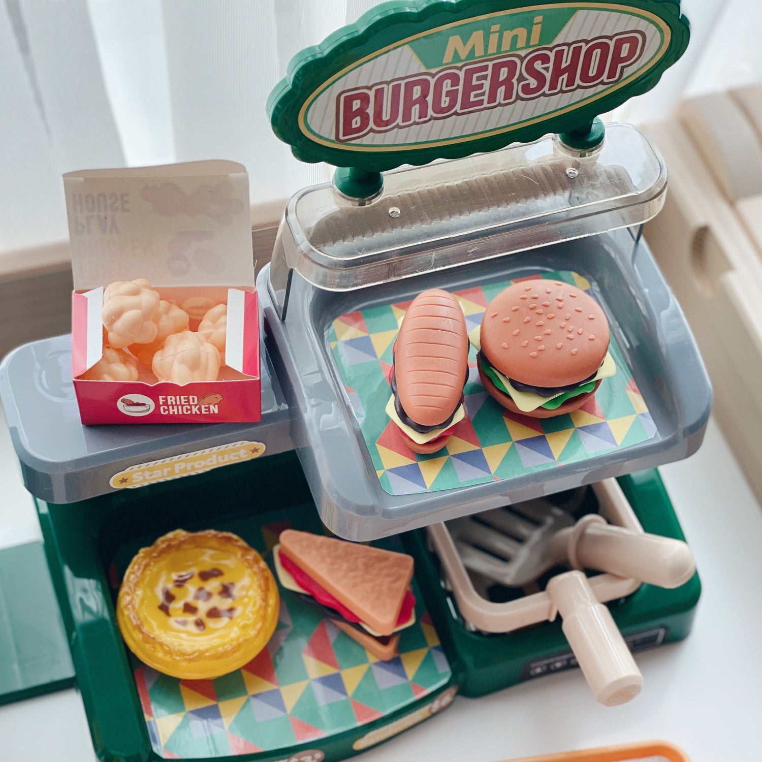 Kids Pretend Play Burger Shop 2 in 1 – Dolly & Belly